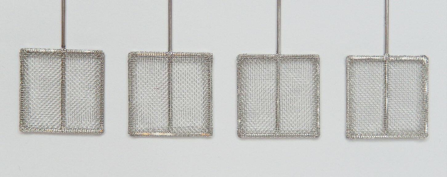Electrodes made from platinum or platinum/iridium 90/10%